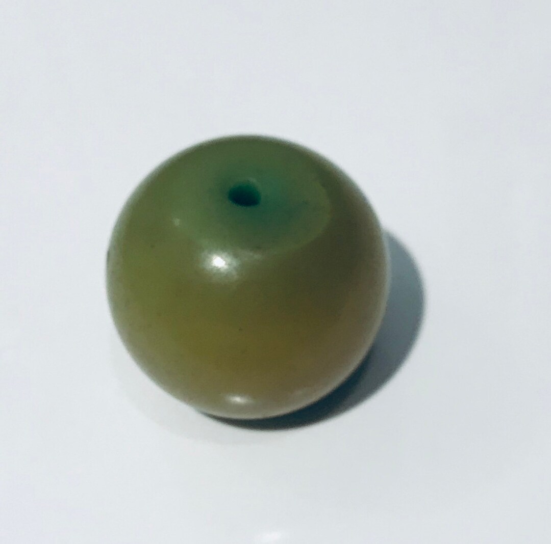 Bakelite Beads, Old Bakelite , Green Bakelite Jewelry Making Beads ...