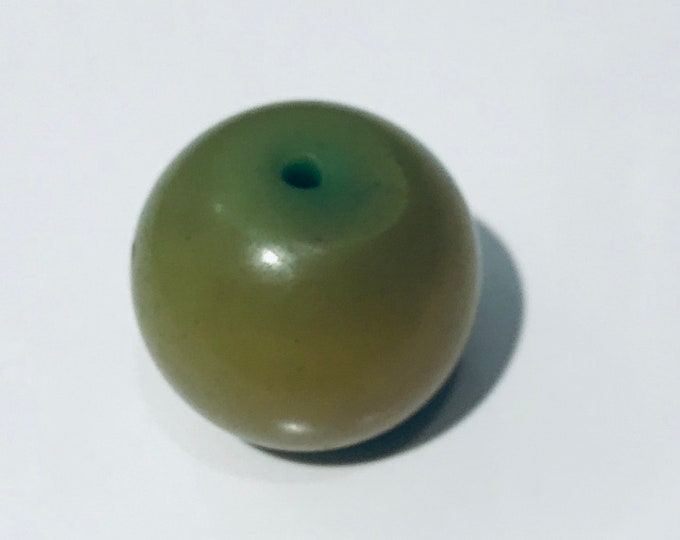 Bakelite Beads, Old Bakelite , Green Bakelite Jewelry Making Beads ...