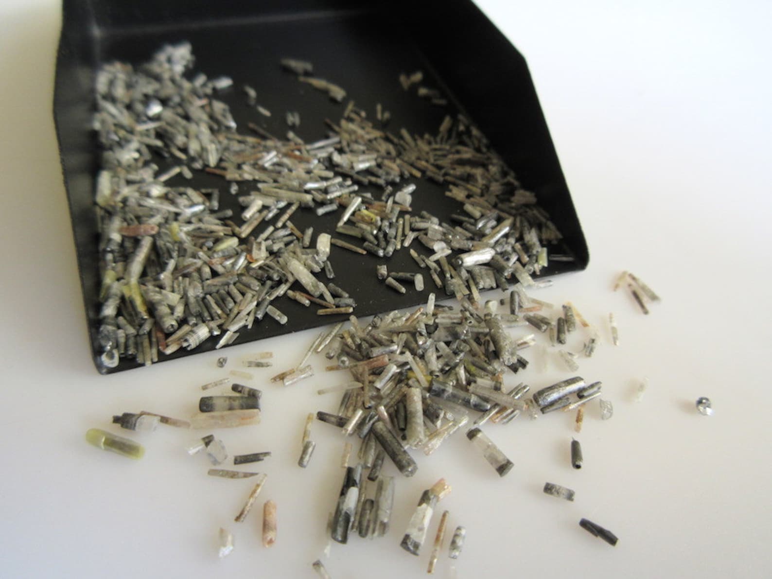 5 Carats 2mm to 6mm Grey Diamond Sticks, Raw Rough Natural Uncut ...
