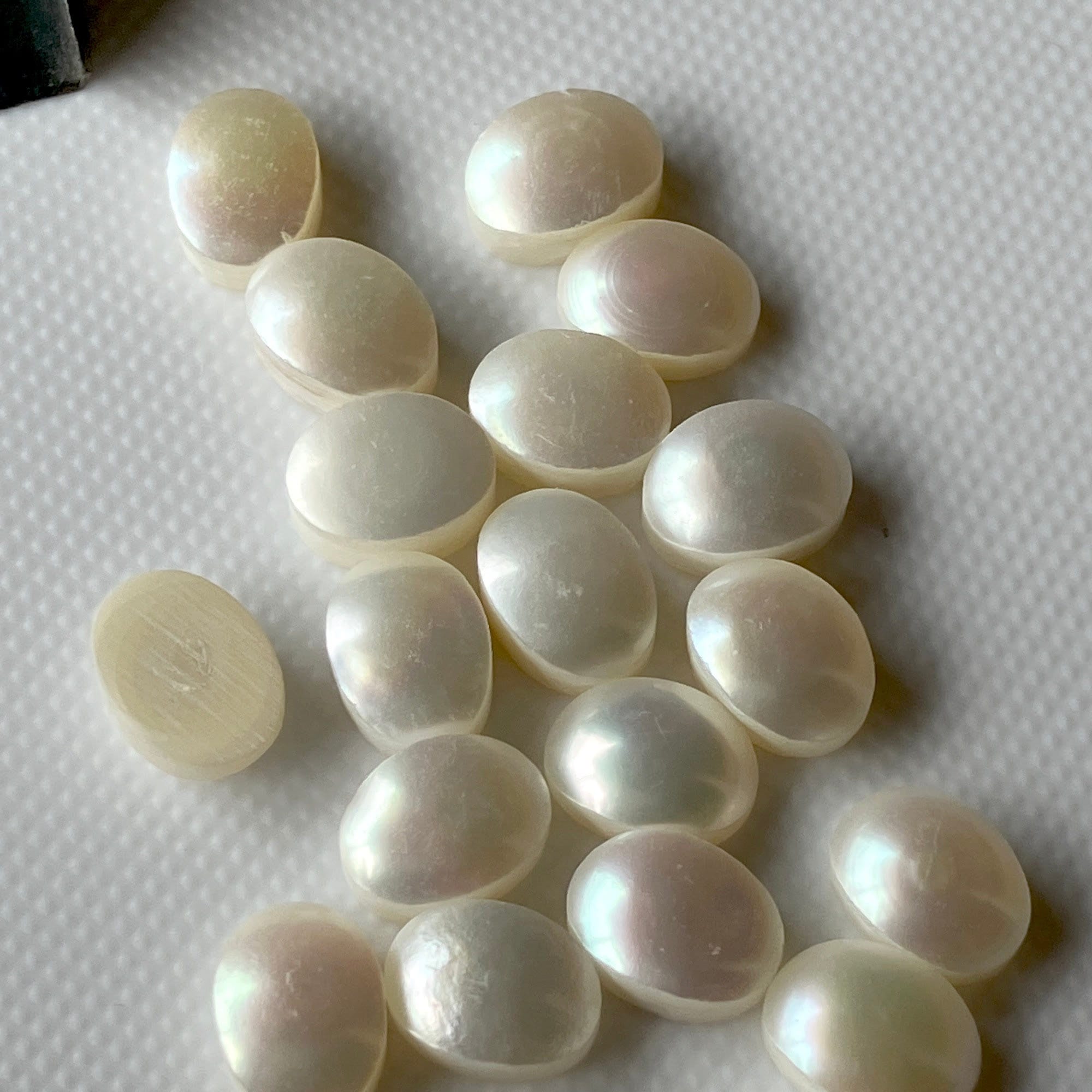 5x3mm/6x4mm/8x6mm Oval Shaped Fresh Water White Pearls Flat Back ...