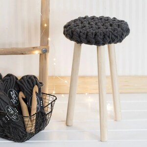 Pine Wood Round Seat Milking Stool With Round Legs Decoration Material ...