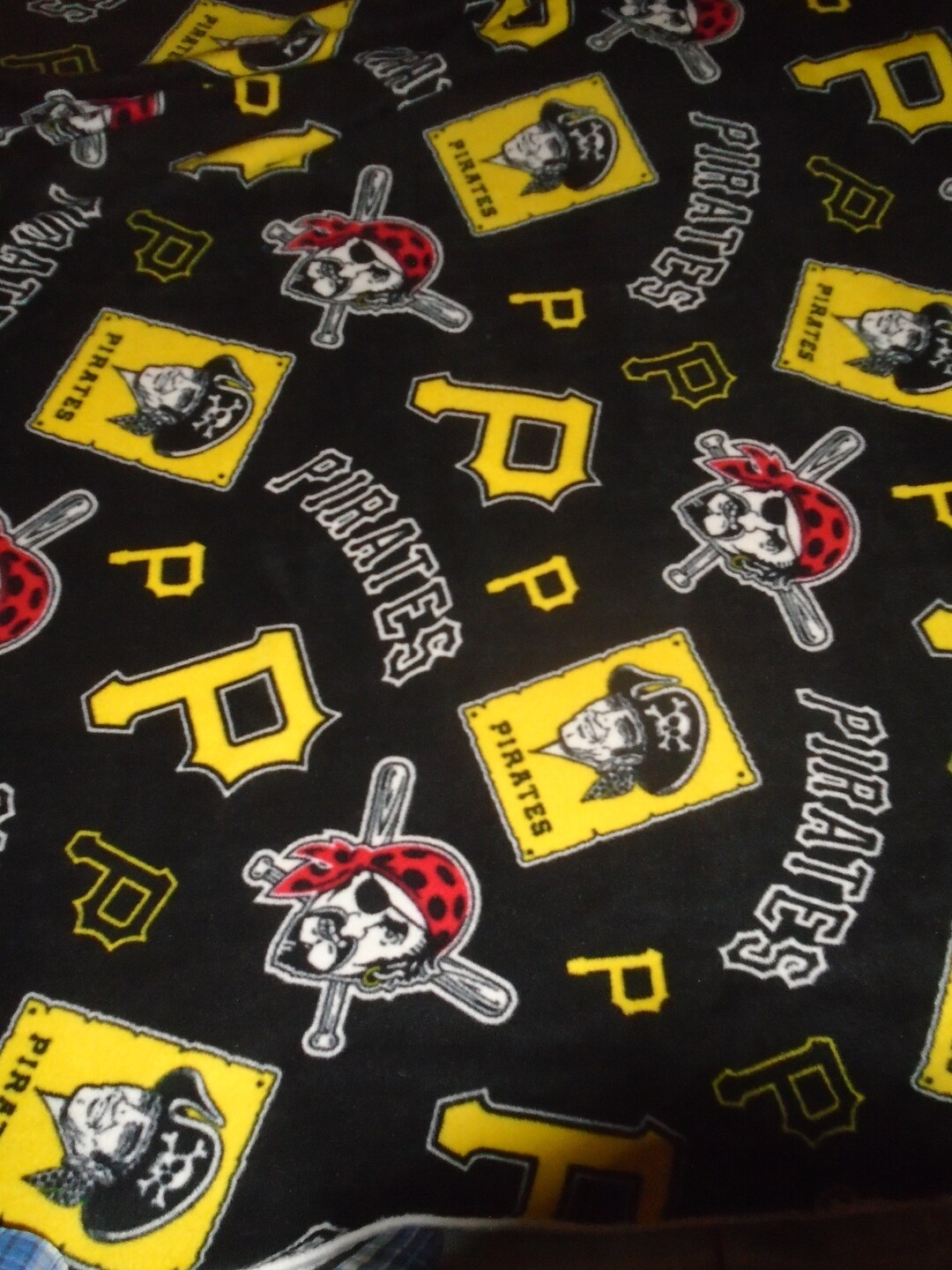 Pittsburgh Pirates Major League Baseball Double Sided Hand Tied Fleece ...