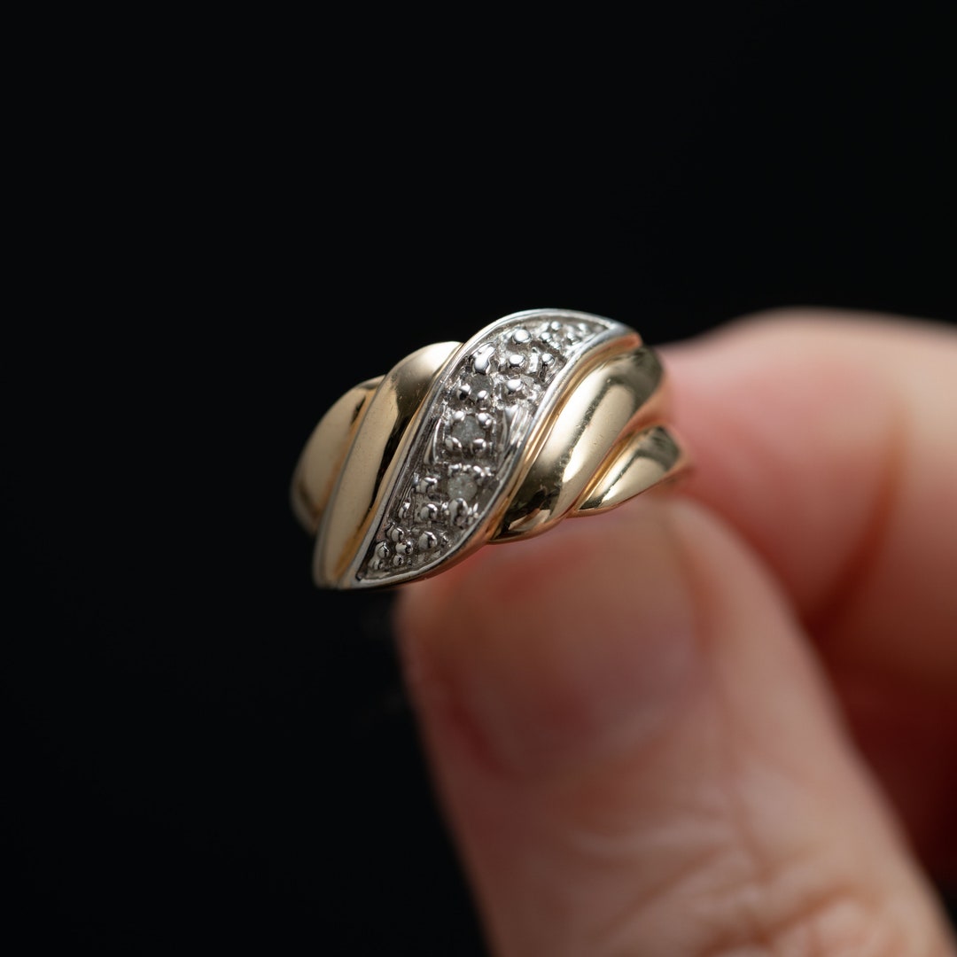 10K Gold Diamond Ring With Crossover Wave Swirl Style Elegance and ...