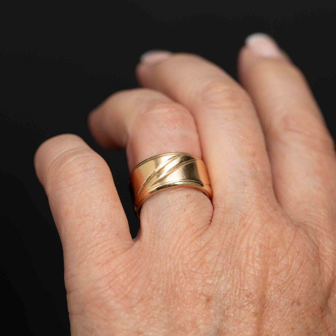 ON HOLD FOR Lou** 10k Gold Siffari Wedding Band With Etched Swirl Lines ...