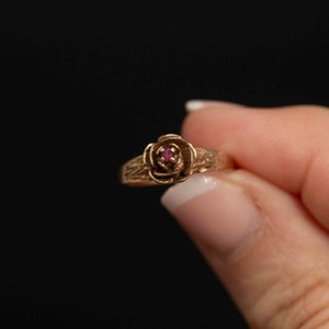 Vintage 10K Gold Flower Ring With Ruby Center and Hand-etched Texture ...