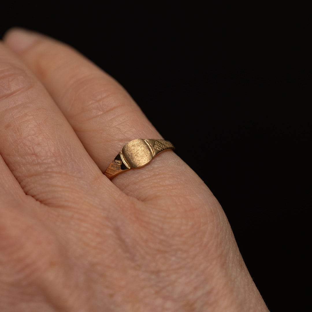 Delicate 10K Gold Etched Signet Ring With Crosshatched Shoulder Designs ...