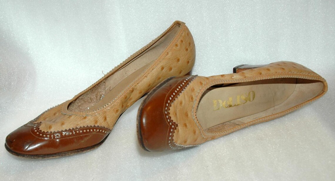Vintage Ostrich Skin Wingtip Pumps Deliso Size 8 AA - Etsy