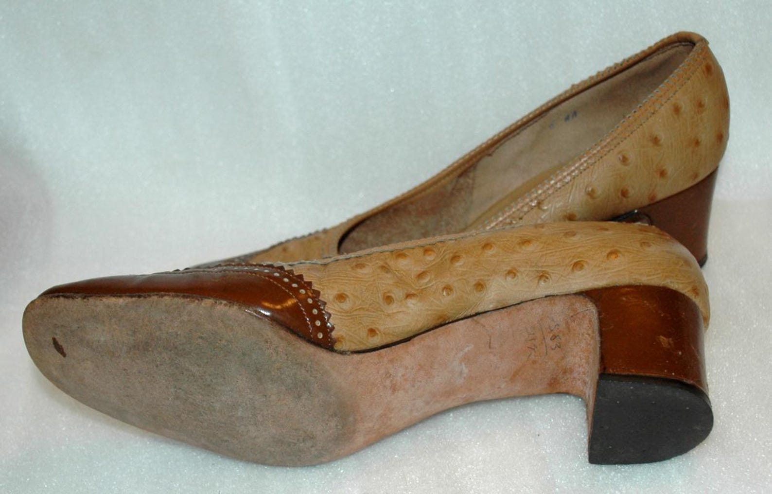 Vintage Ostrich Skin Wingtip Pumps Deliso Size 8 AA - Etsy
