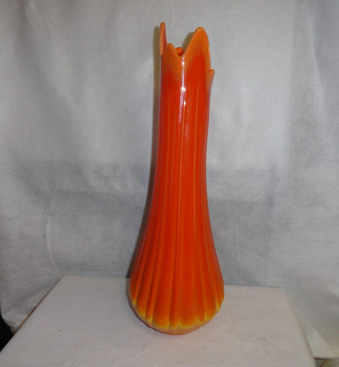Vintage L E Smith Bittersweet HUGE Swung Vase - Etsy