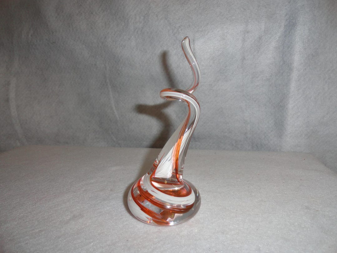 Ron Hinkle Art Glass Large Twisty Kiss Ring Holder - Etsy