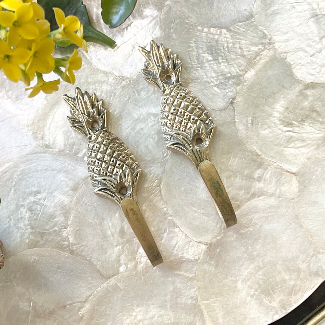Vintage Brass Pineapple Wall Hooks PAIR / Preppy Grand Millennial Decor - Etsy