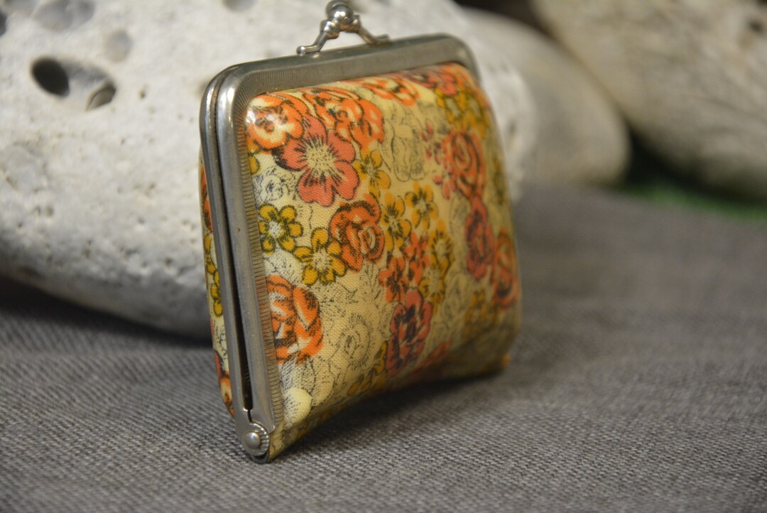 Purse - Vintage Coins Purse - Metal Plastic Purse - Small Purple Purse ...