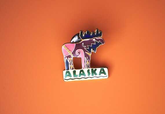 moose enamel lapel pin - Gem