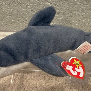 Ty Beanie Babies - Water Creatures - Sharks and Dolphins - Chompers ...