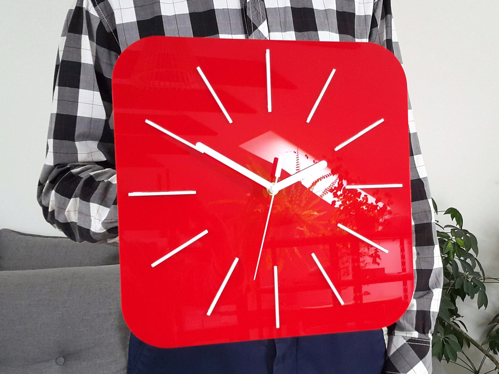 Wall Clock HIPNOTIC Large red silent clock 11.81 / 30cm | Etsy