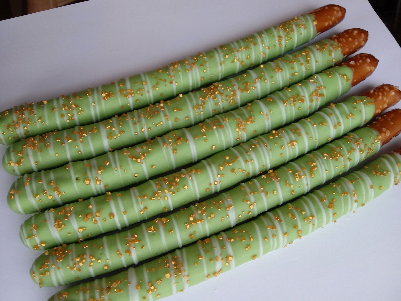 12 Bright Green Chocolate Covered Pretzels With White - Etsy