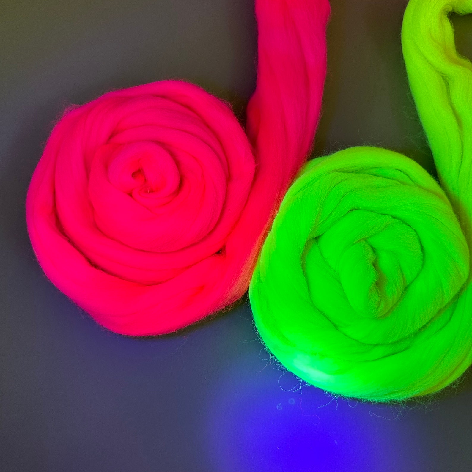 FLUORESCENT Roving,rave Dreadlock Wool,19 Micron Dayglo Pink Yellow ...