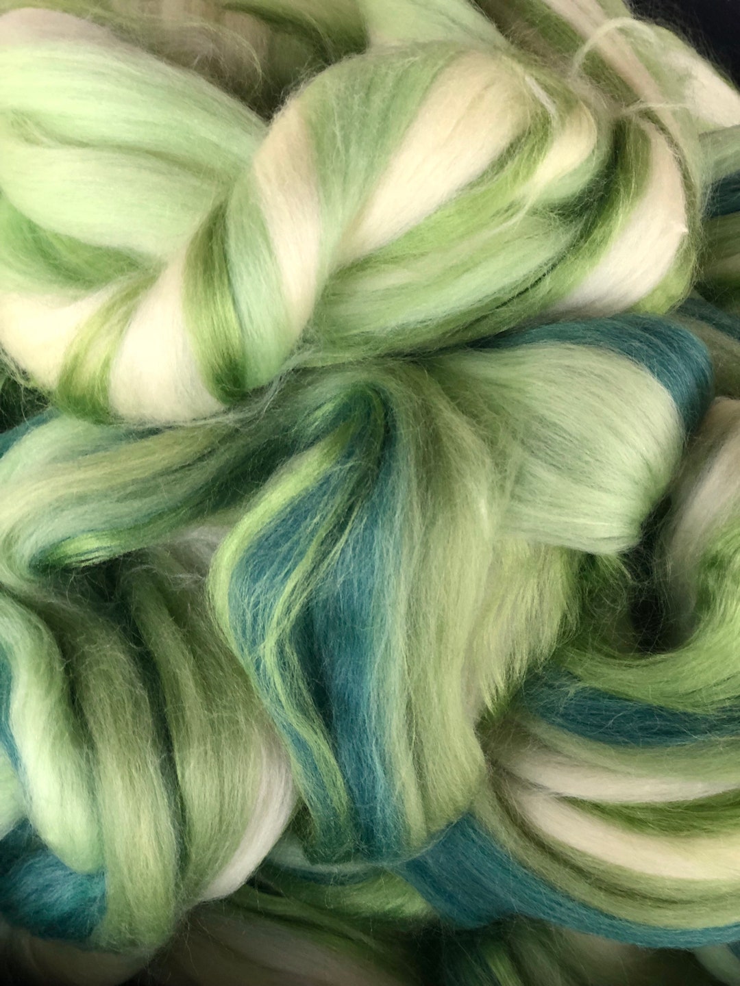 ROVING grasshopper,spring Green Ombre Wool Silk Roving,grass Green ...