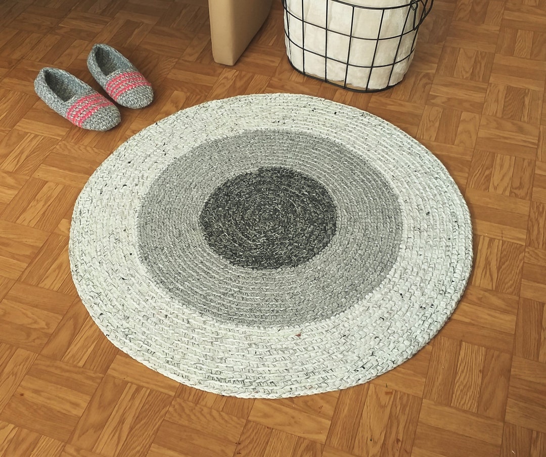 Round Gray Rug for Bedroom, Circle Crocheted Rug, Handmade Yarn Mat ...
