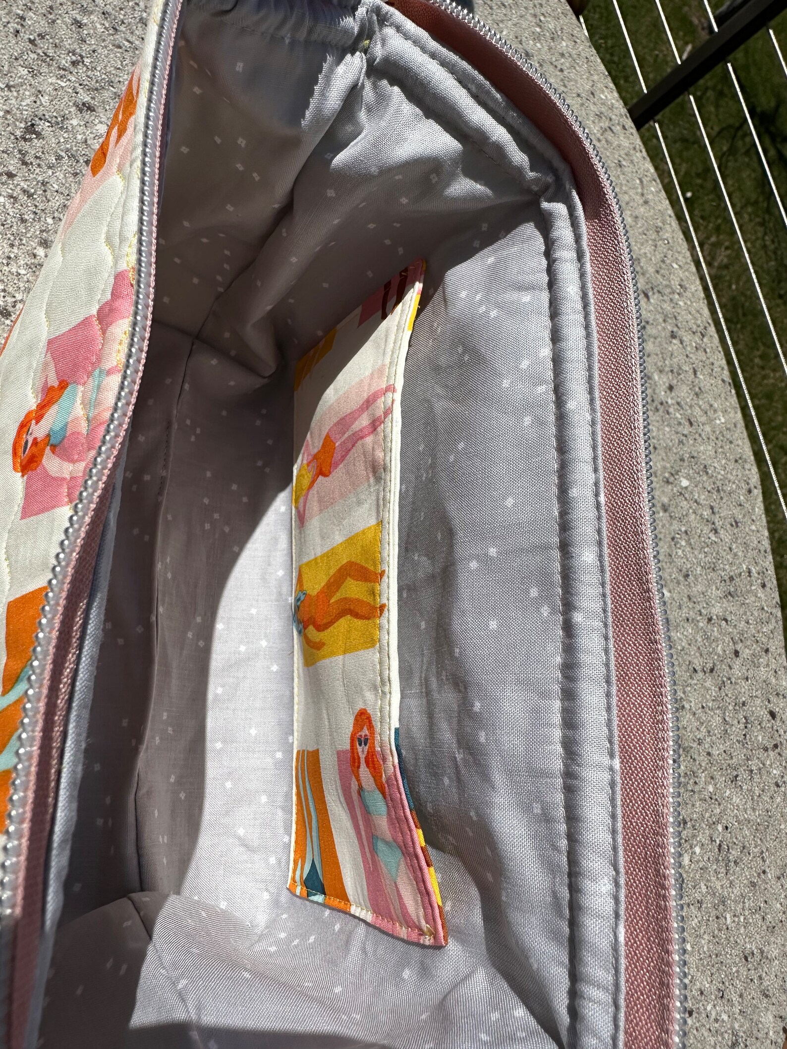 Wire Frame Project Bag, Sewing Kit, Zippered Open Wide Bag Beach ...