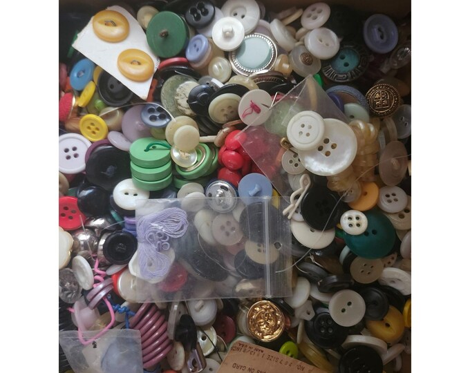 Vintage Over 2 Lbs Old Mixed Lot of Sewing Buttons for Crafts Etc ...
