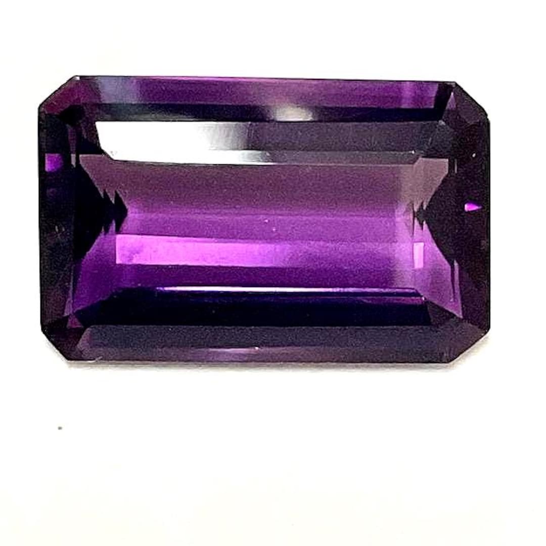 Natural Amethyst Loose Gemstone. 18 X 11.5mm, 9.83ct., Emerald Cut ...