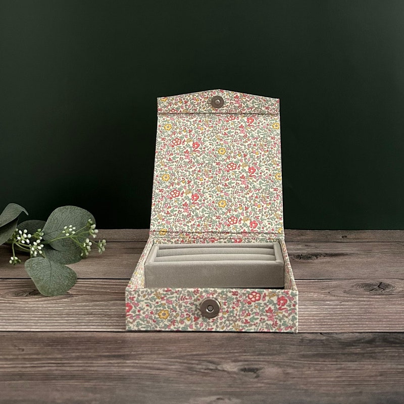 Fabric Jewelry - Etsy