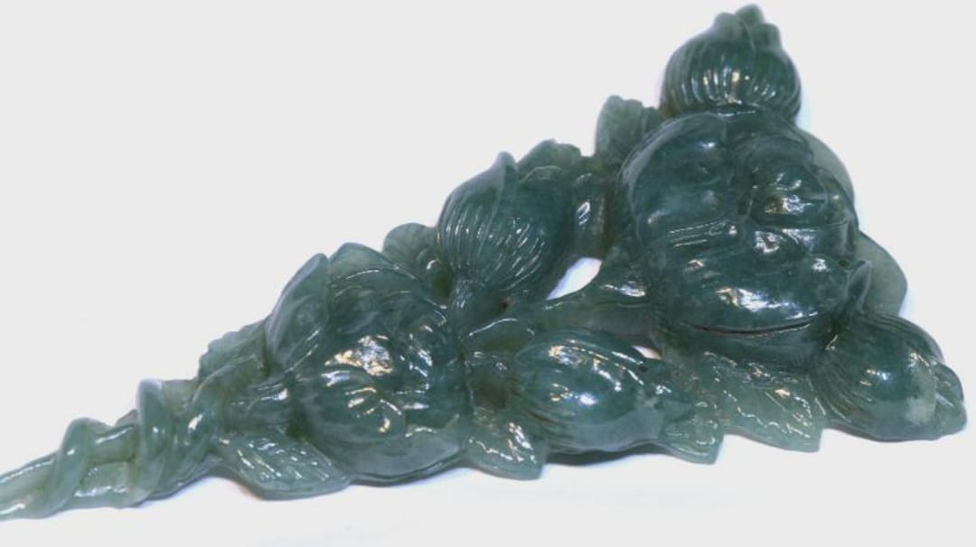65 CTS GUATEMALAN Green Jade Master Carving - Etsy