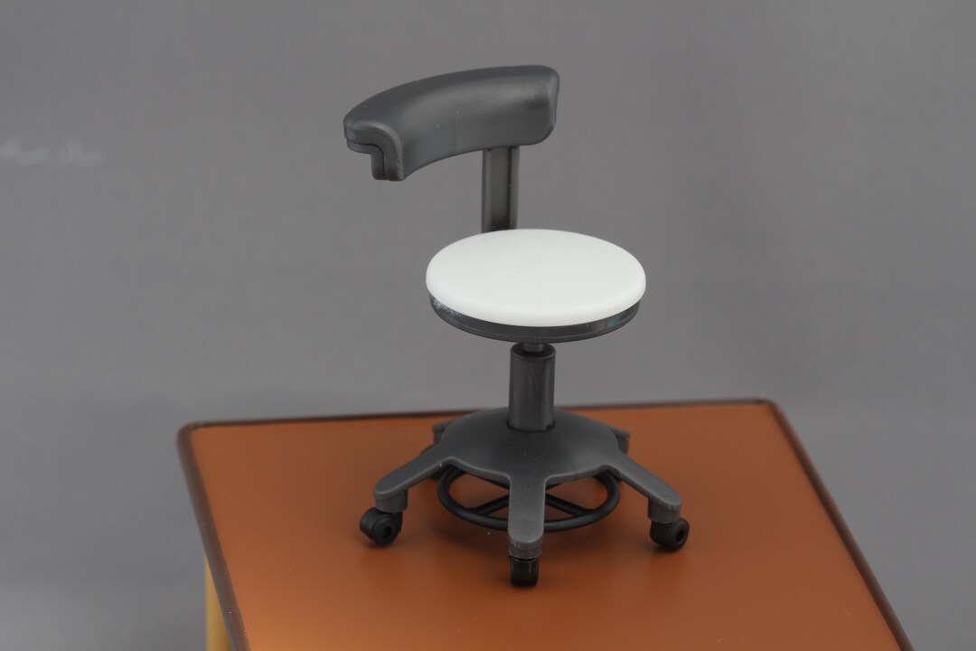 1:12 Scale Dollhouse Office Desk Chair Miniatures Dollshouse Swivel ...