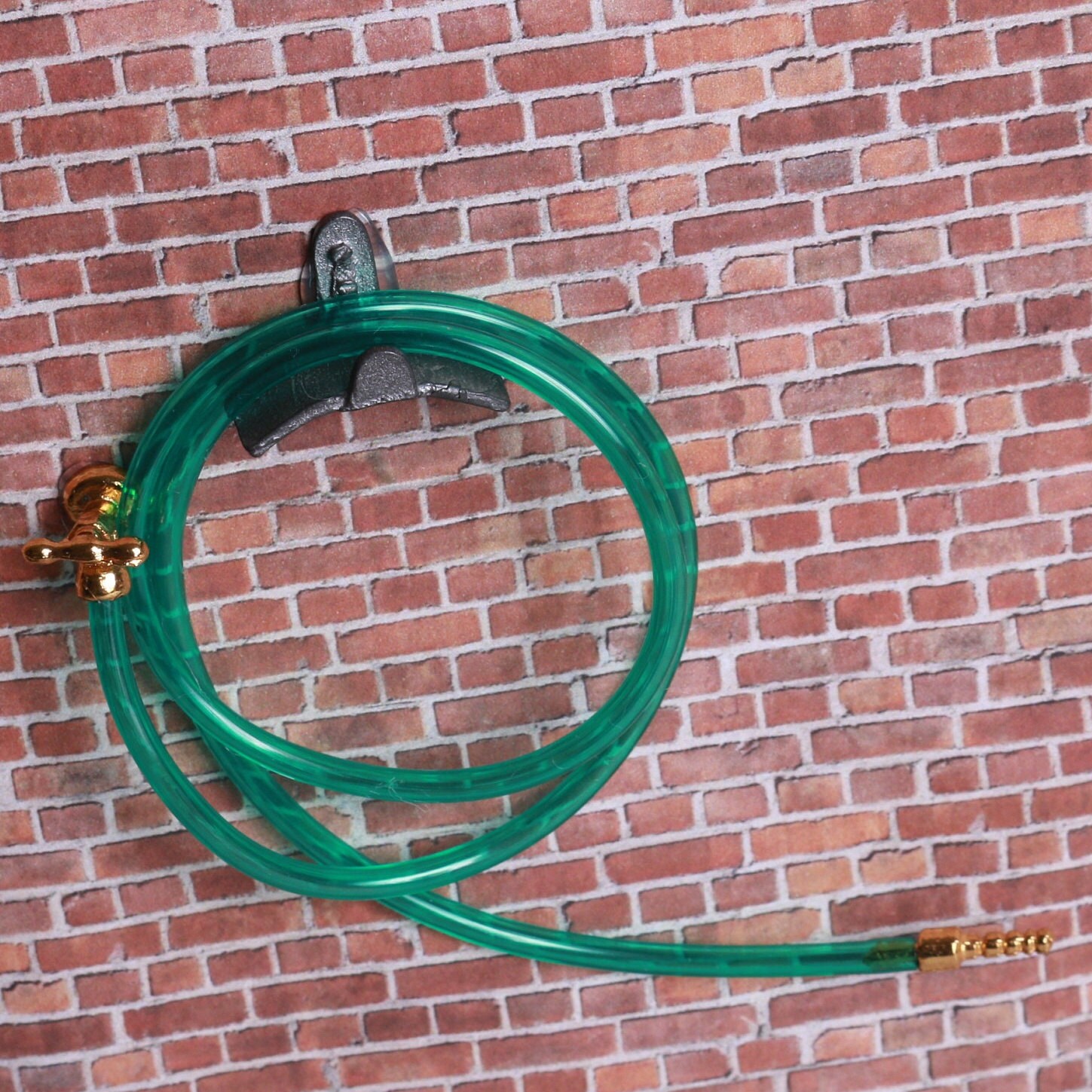 1:12 Scale Wall Mounted Garden Hose Holder Dollhouse Miniature Outdoor ...