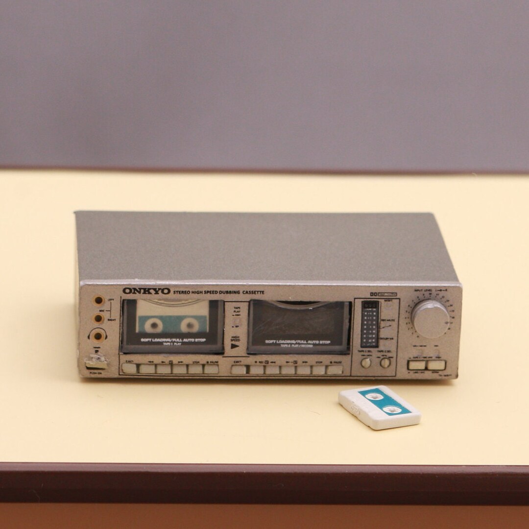 1:12 Scale Cassette Tape Player Radio Dollhouse Miniature Music Room 1/ ...