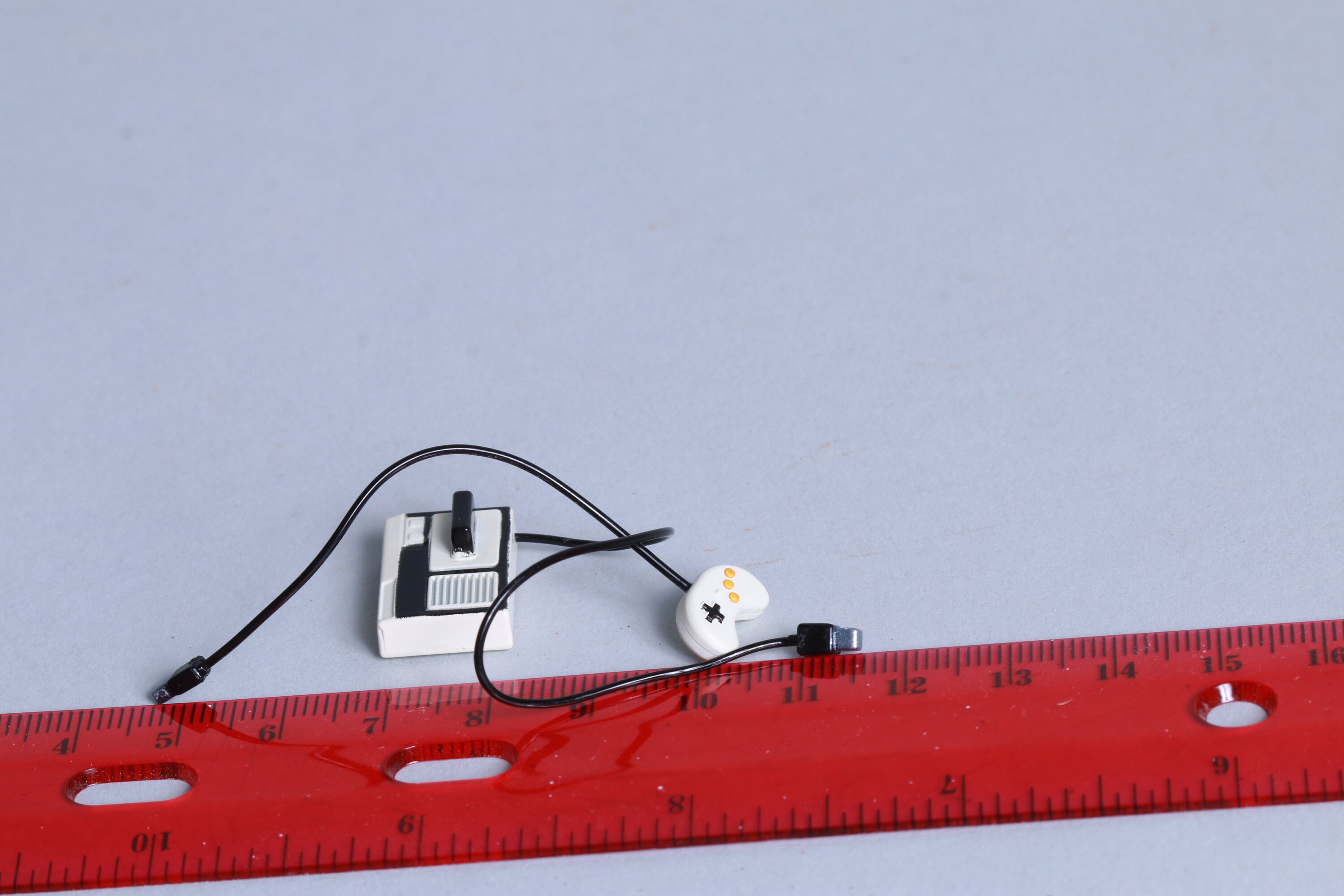 1:12 Scale Video Game Controller Game Gaming Dollhouse Miniatures ...