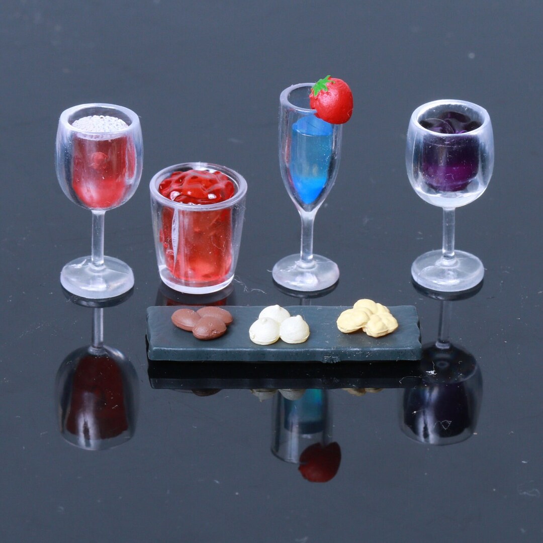 1:12 Scale Martini Whiskey Glass Dollhouse Miniature Rement Youth Days ...