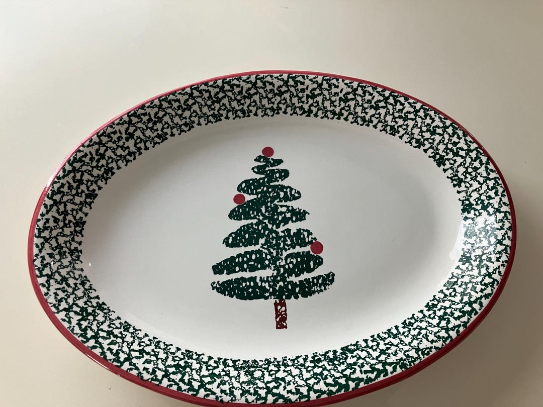 Furio 16” Oval Serving Platter in the Sponge Christmas Tree Pattern ...