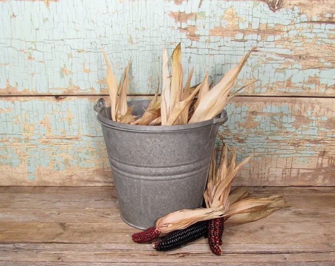 Vintage Galvanized Bucket With Handle Metal Farmhouse Farm Feed Bucket ...