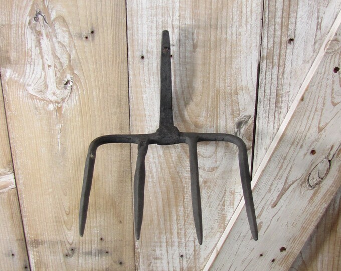 Vintage Large Forged Iron Garden Pitchfork Head 4 Prong Tines Primitive ...