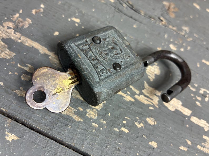 Vintage Eagle Iron Padlock Set With Brass Key: Eagle Lock Company ...