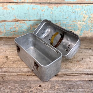 Vintage Lunch Box With Rubber Handle Aluminum Non-rust Sanit-kit Art ...