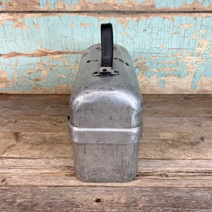 Vintage Lunch Box With Rubber Handle Aluminum Non-rust Sanit-kit Art ...