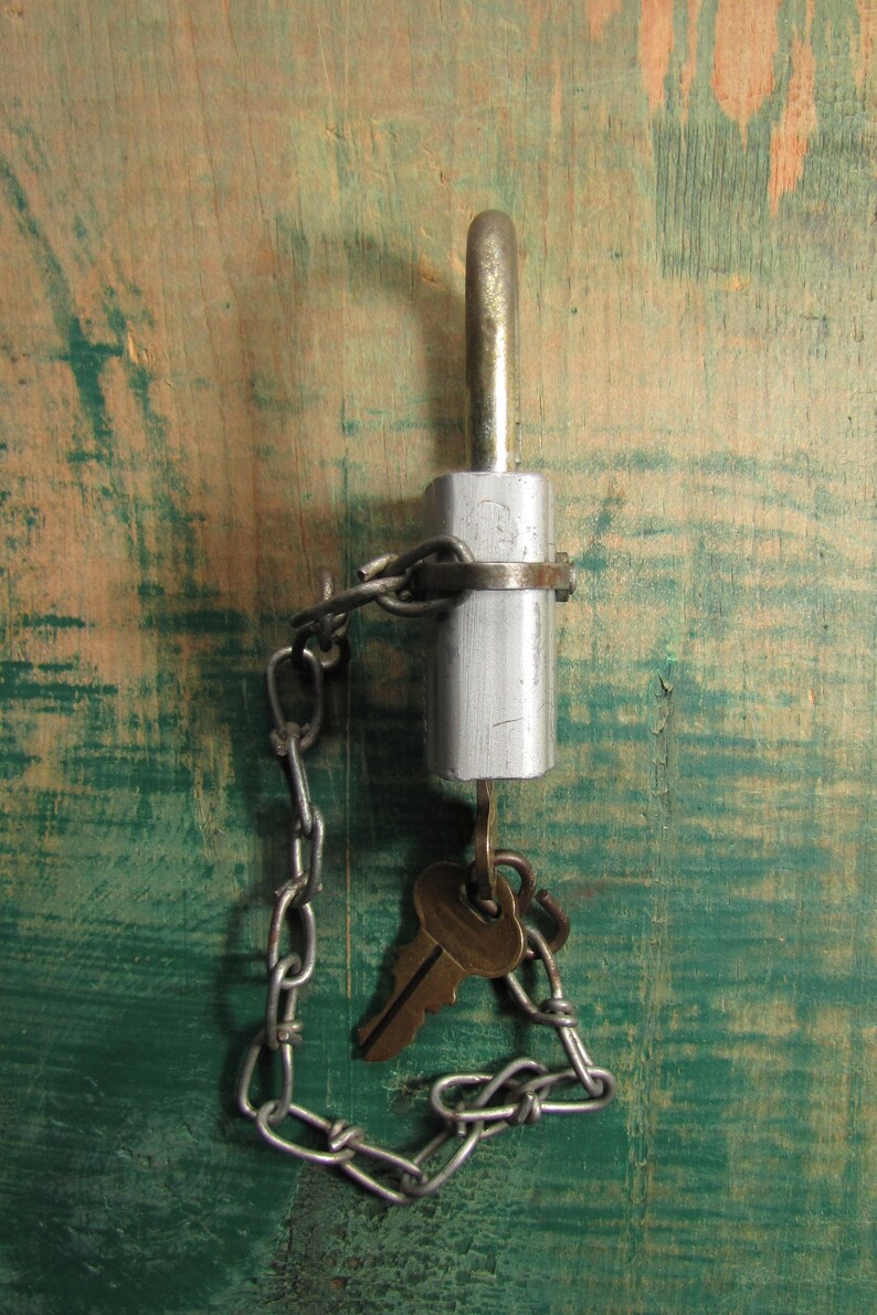 Vintage Chicago Lock Co. Padlock With 2 Keys Chain Hardware | Etsy