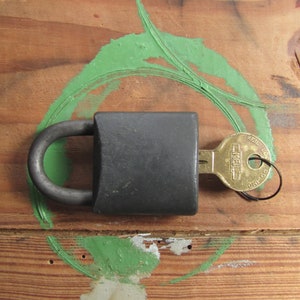 Vintage Ilco Padlock With Key Independent Lock Co. Hardware - Etsy