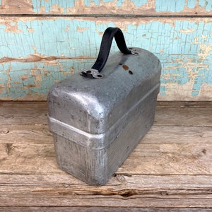 Vintage Lunch Box With Rubber Handle Aluminum Non-rust Sanit-kit Art ...