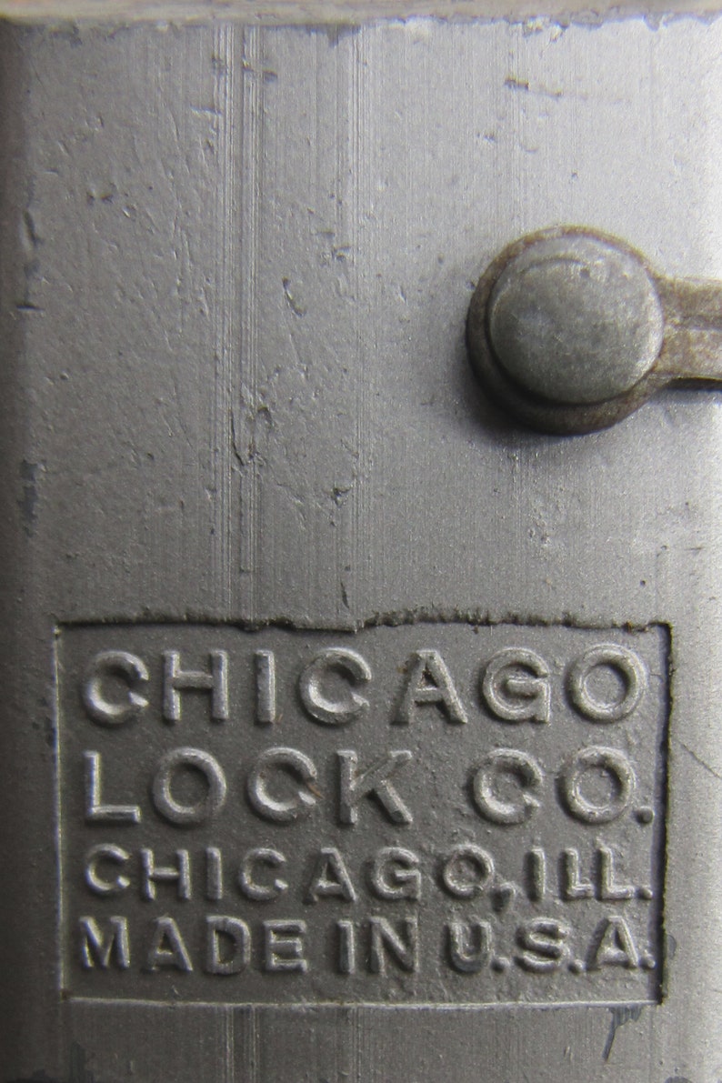 Vintage Chicago Lock Co. Padlock With 2 Keys Chain Hardware | Etsy