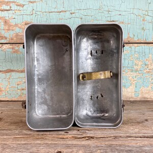 Vintage Lunch Box With Rubber Handle Aluminum Non-rust Sanit-kit Art ...