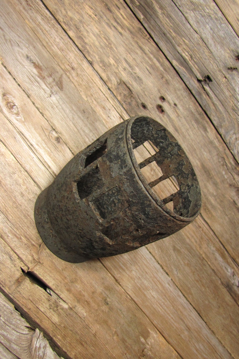 Vintage Antique Iron Wagon Wheel Hub Repurpose: Pen Plant - Etsy