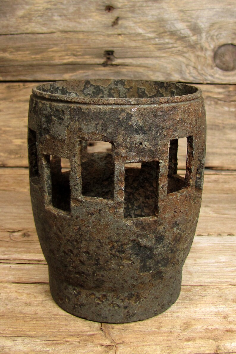 Vintage Antique Iron Wagon Wheel Hub Repurpose: Pen Plant - Etsy