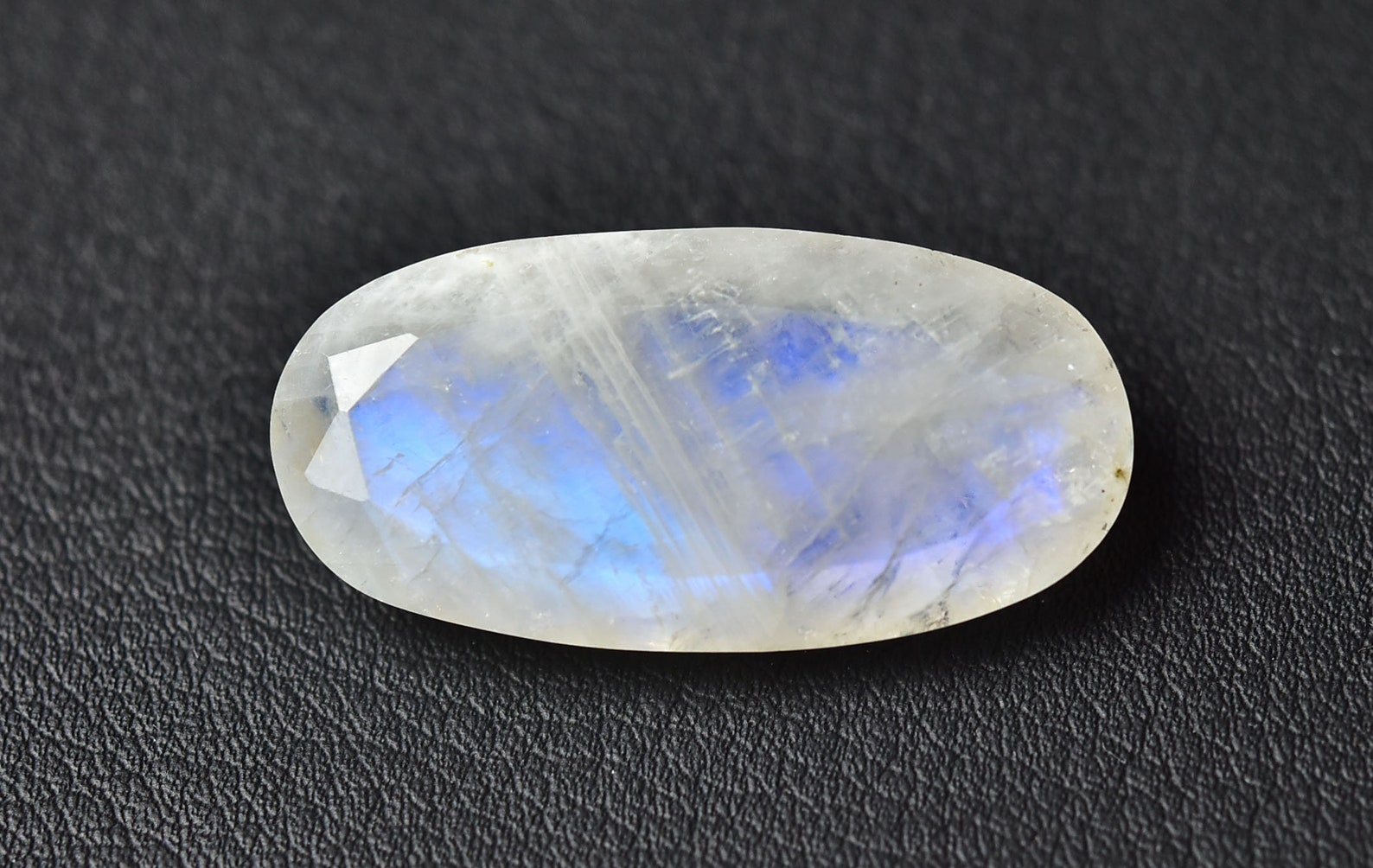 1 Piece Faceted Rainbow Moonstone Loose Gemstone 33.50 Cts Natural Blue ...