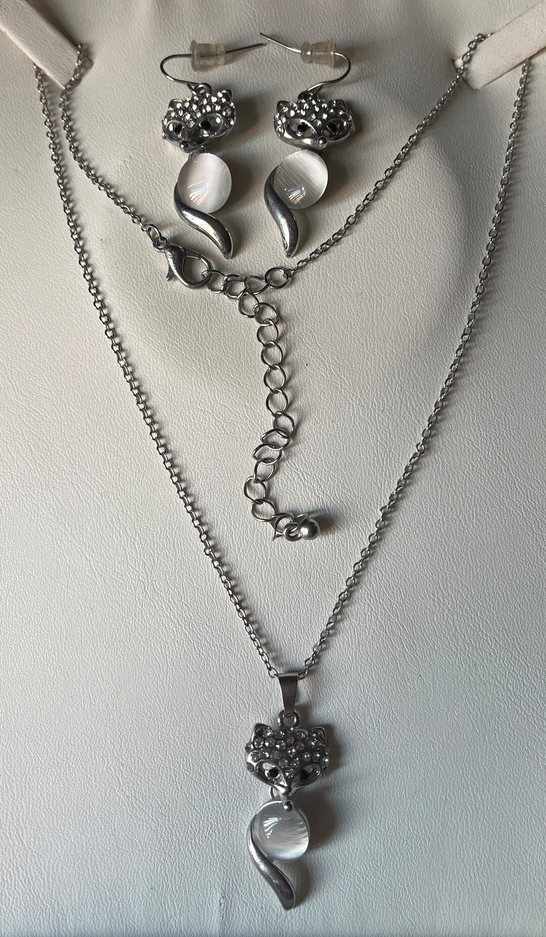 Silver Tone and Mother of Pearl Fox Necklace and Earrings - Etsy