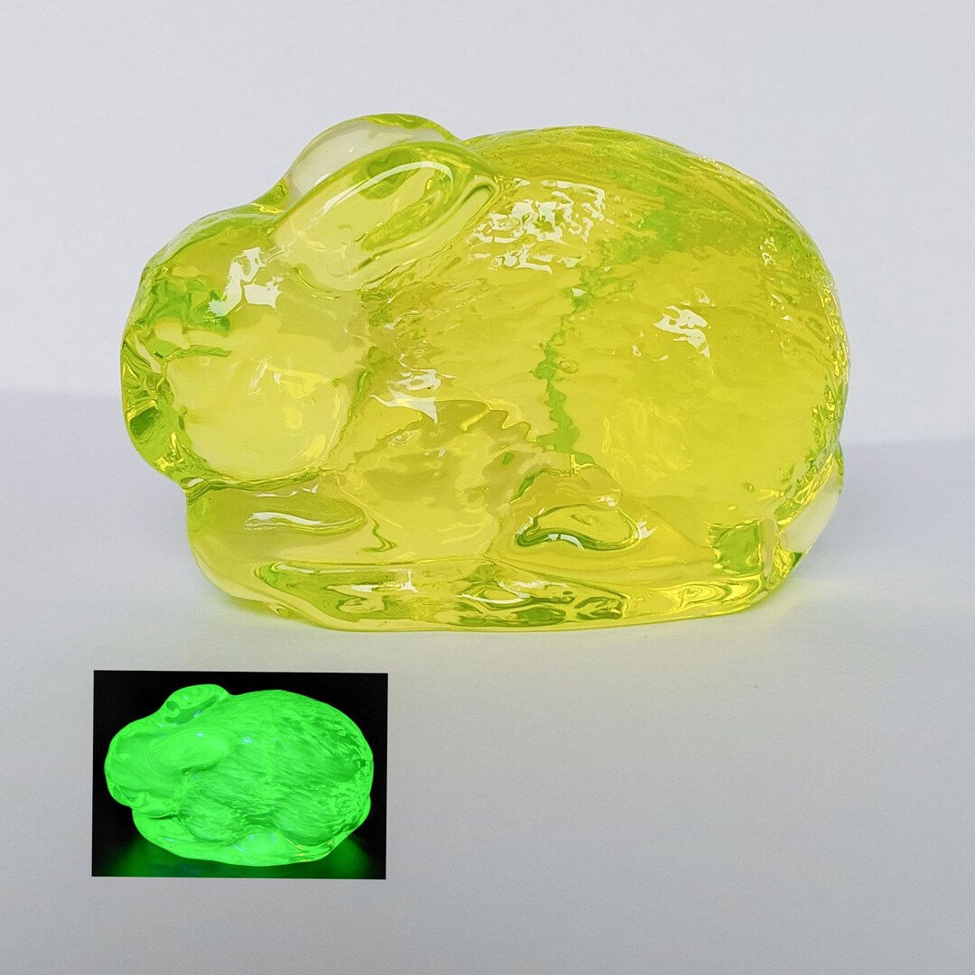 Czech Handmade Art Uranium Glass Rabbit Figurine Paperweight Decoration ...
