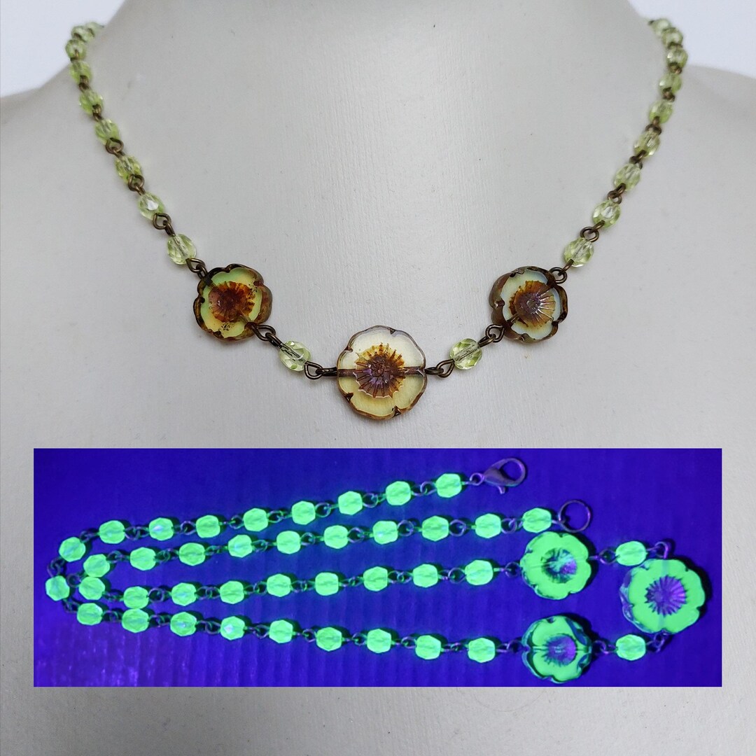 Czech Uranium Flower Glass Pendant and Uranium Glass Beads Necklace - Etsy